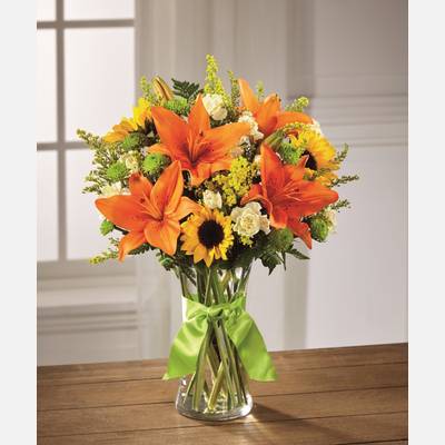 Buy/Send The FTD Sunlight Lily Arrangement Online | IGP | NID1335596